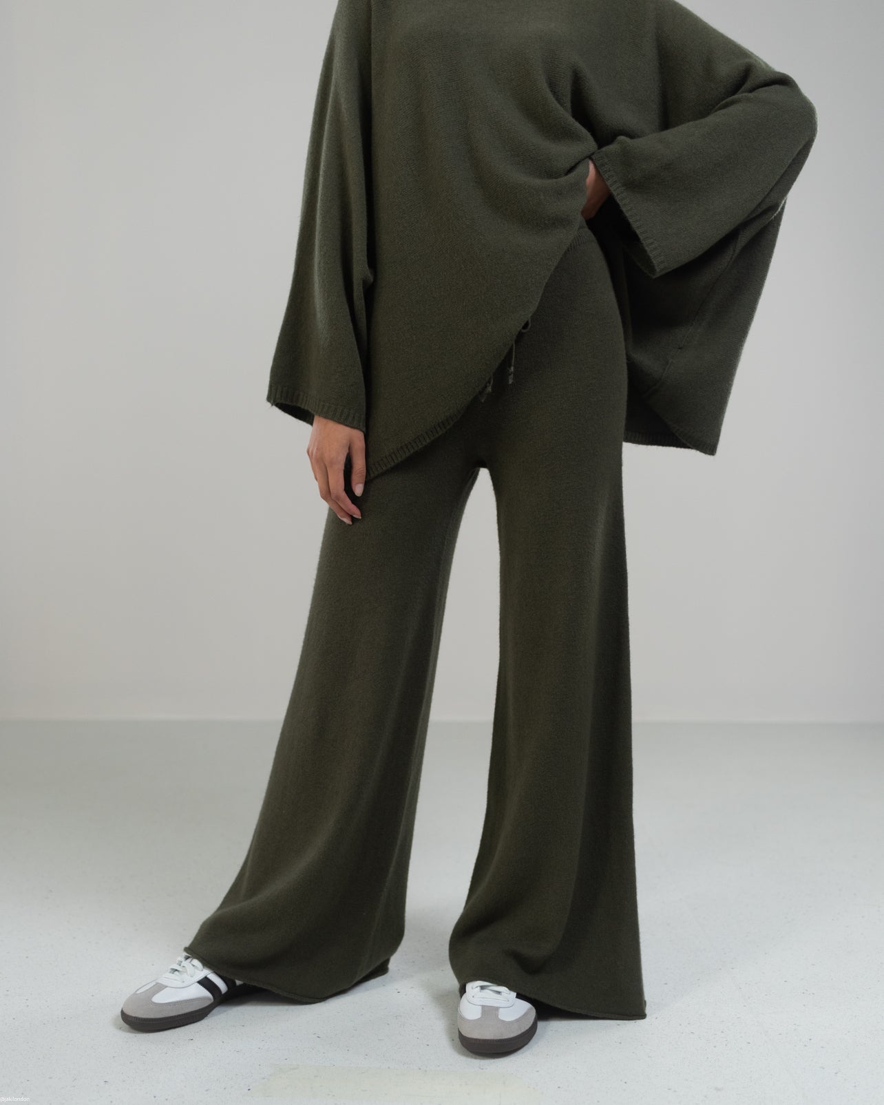 Relaxed Pants | Khaki – JAKI