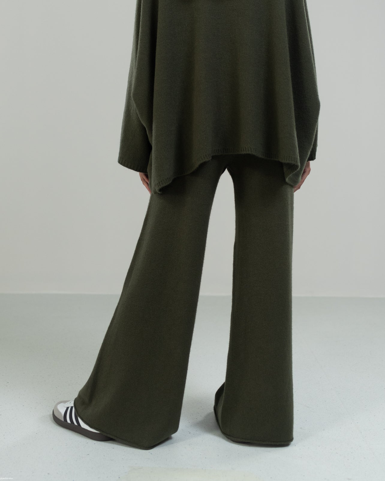 Relaxed Pants | Khaki – JAKI
