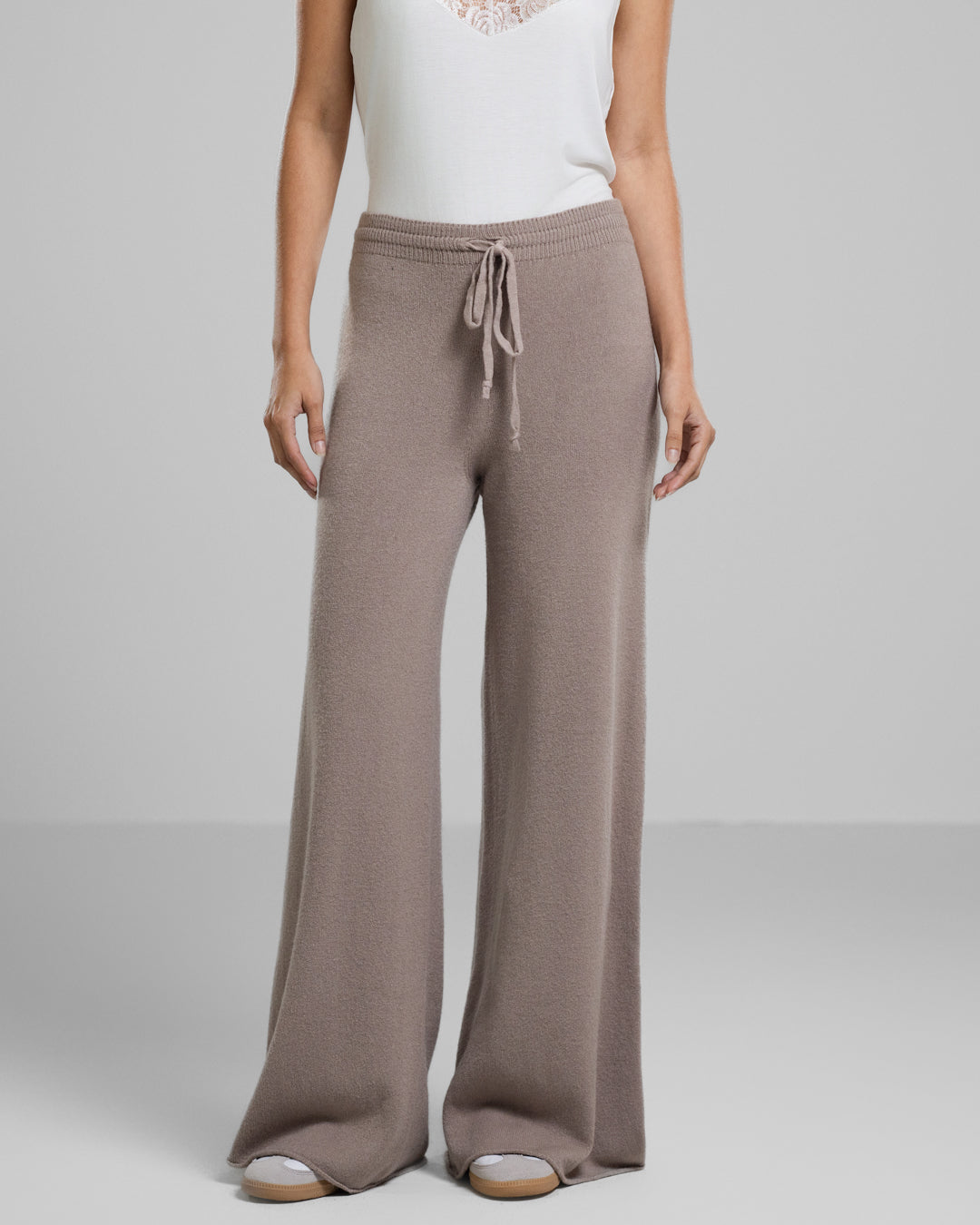 Relaxed Pants | Mocha – JAKI