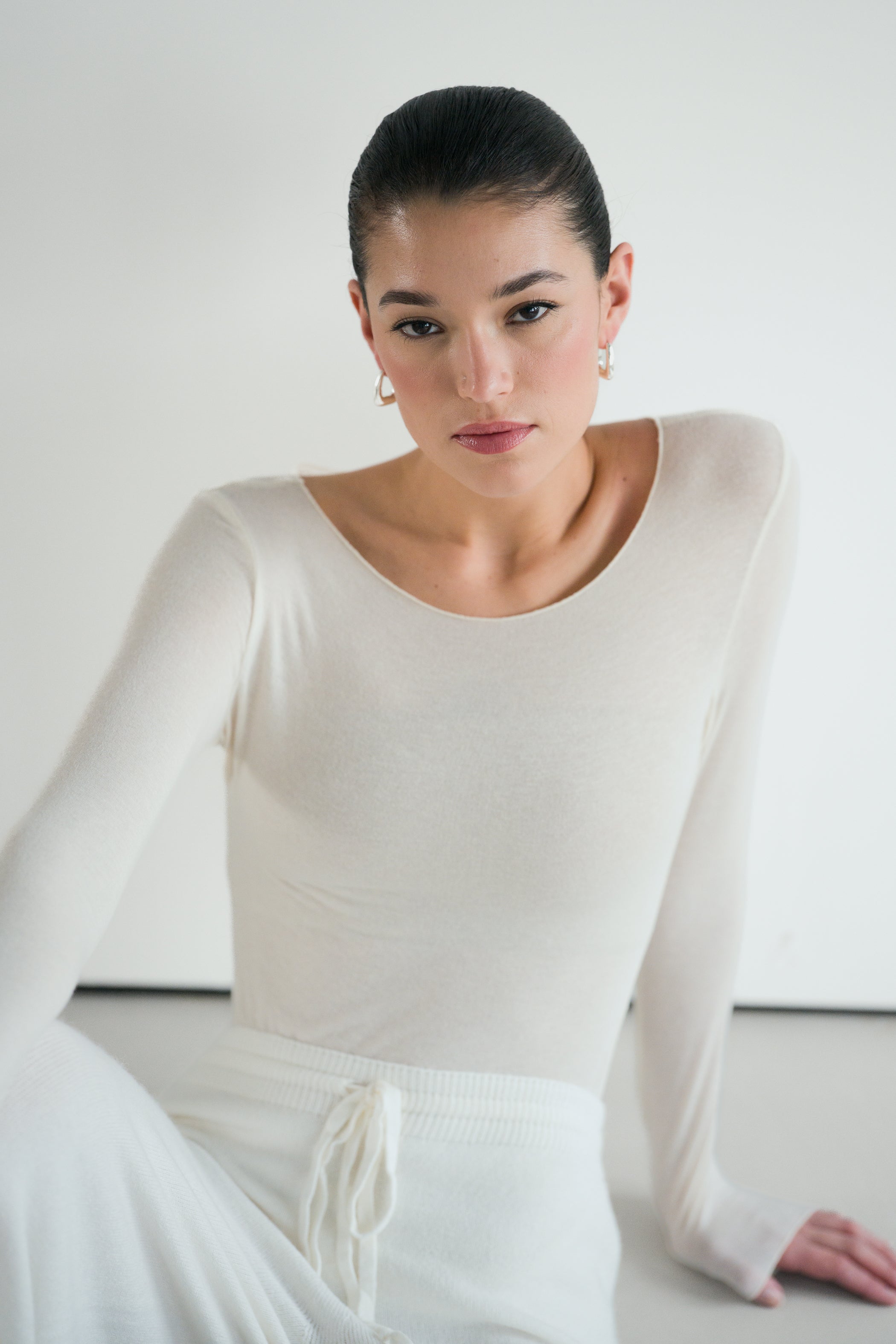 Mae Featherweight Boatneck Top | Ivory | Modal-Cashmere – JAKI